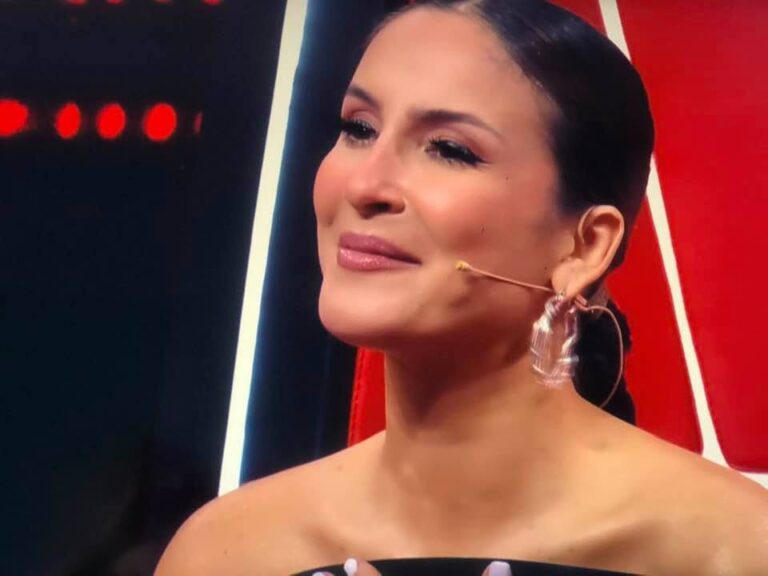 Cantora Claudya reaparece no 'The Voice +' 60 anos