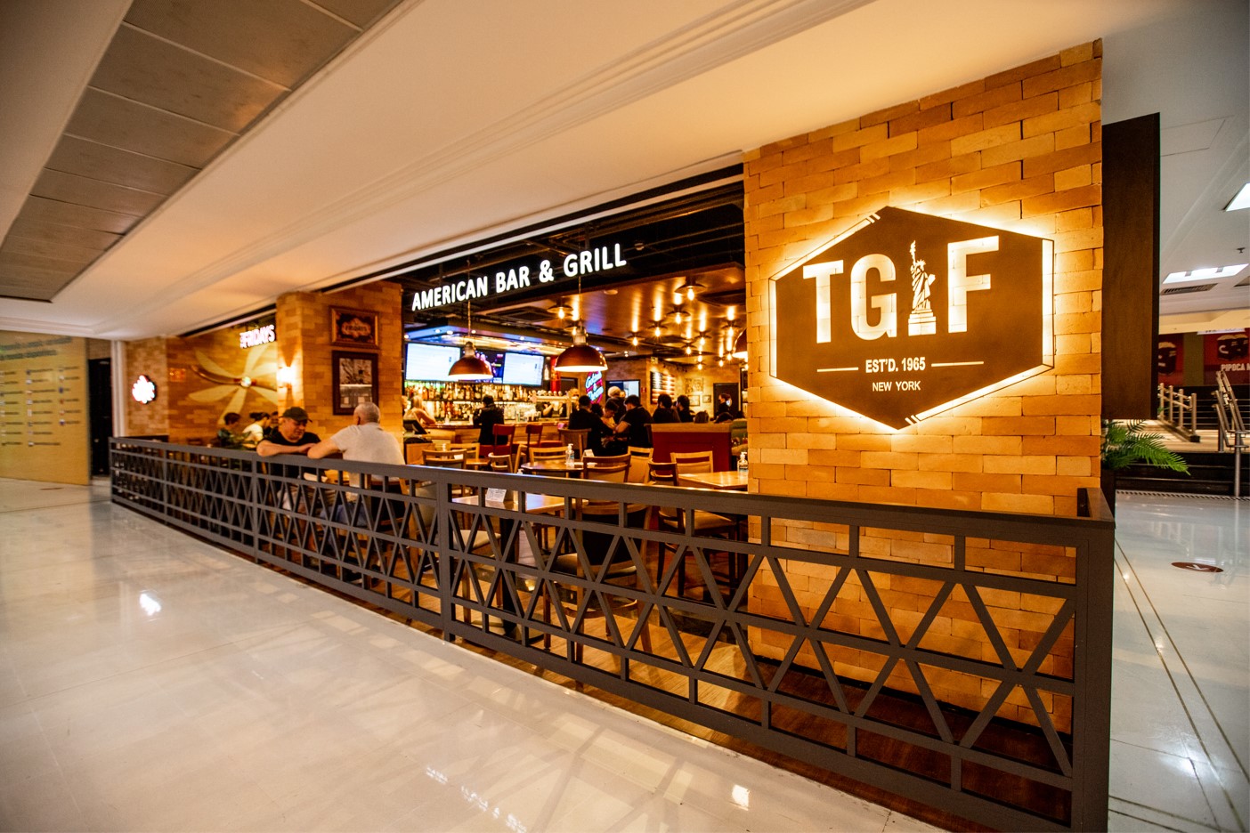 TGI Fridays inaugura mais duas lojas em São Paulo