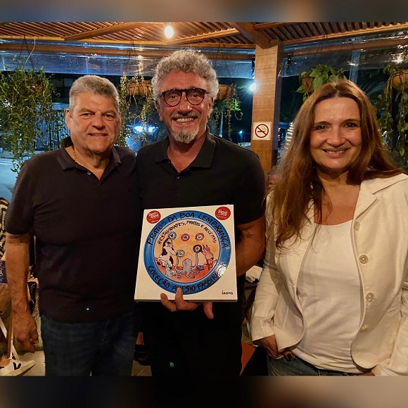 Chef Emmanuel Bassoleil aplaude a terceira edição